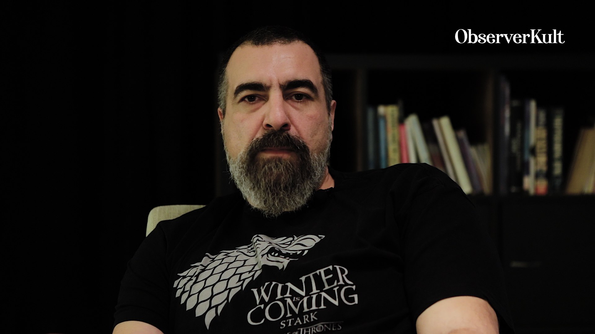 Fisnik Ismaili lexon dy poezi të përkthyera nga ai vetë - ObserverKult