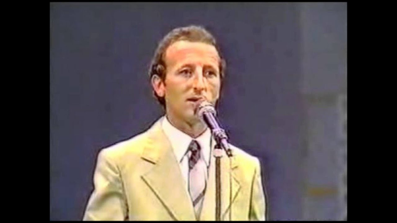 Luan Zhegu: E meriton vallë dashurinë? (teksti dhe kënga) - ObserverKult