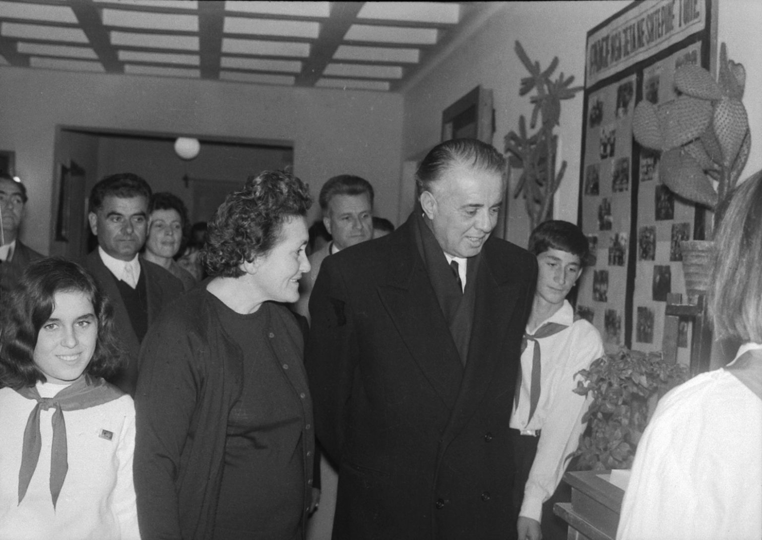 Faktet 'flasin': Ja kush ishte Enver Hoxha... - ObserverKult