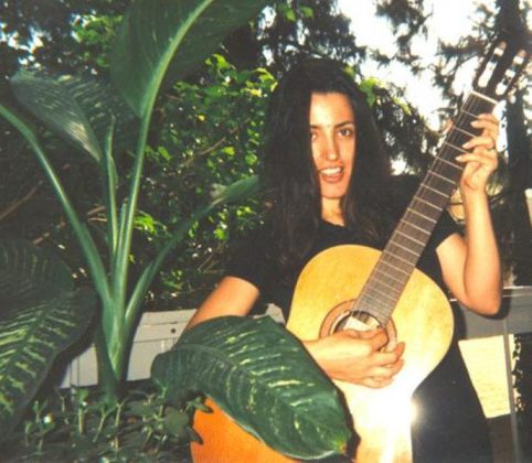 Parashqevi Simaku: Ngacmimet që më bëheshin në Shqipëri ndjeja se më ...