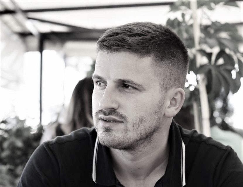 Cikël me poezi nga Alban Tufa: Faji nuk është jetim siç kumtojnë ...