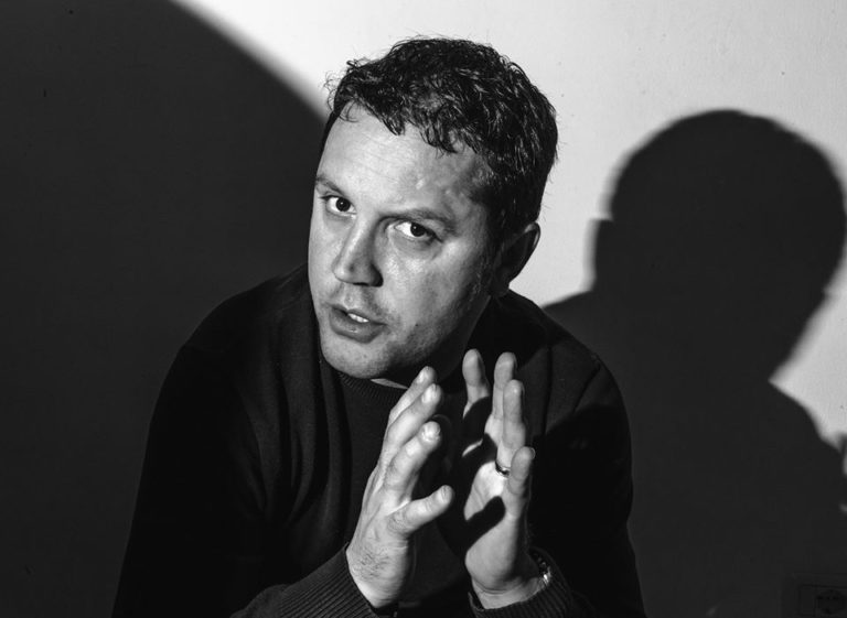 VIDEO: Nuk jam i huej pse kam lind larg...Simon Shkreli lexon Rafael ...