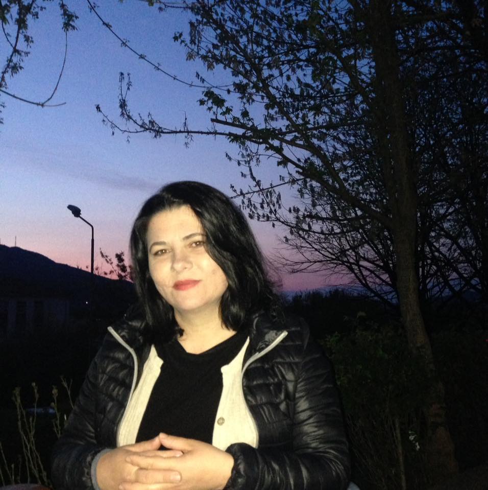 Esmeralda Shpata: Unë e dua atë... - ObserverKult