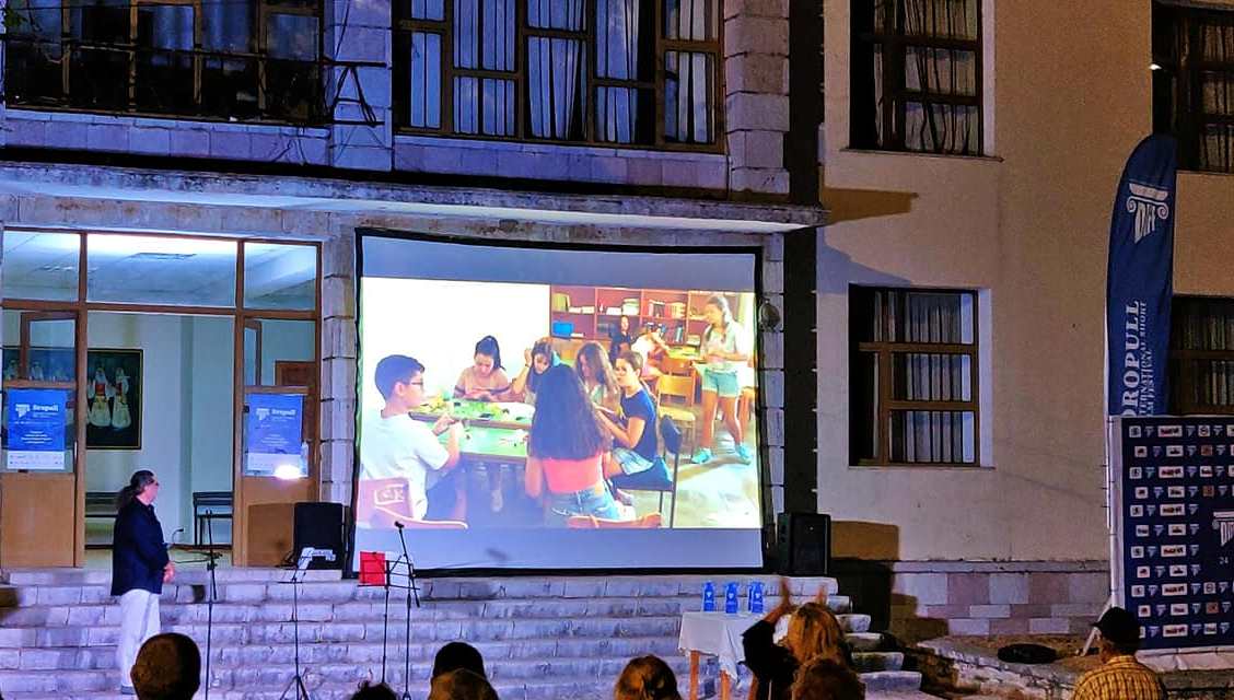 Festivali i filmit në Dropull bën bashkë turistë dhe artistë - ObserverKult