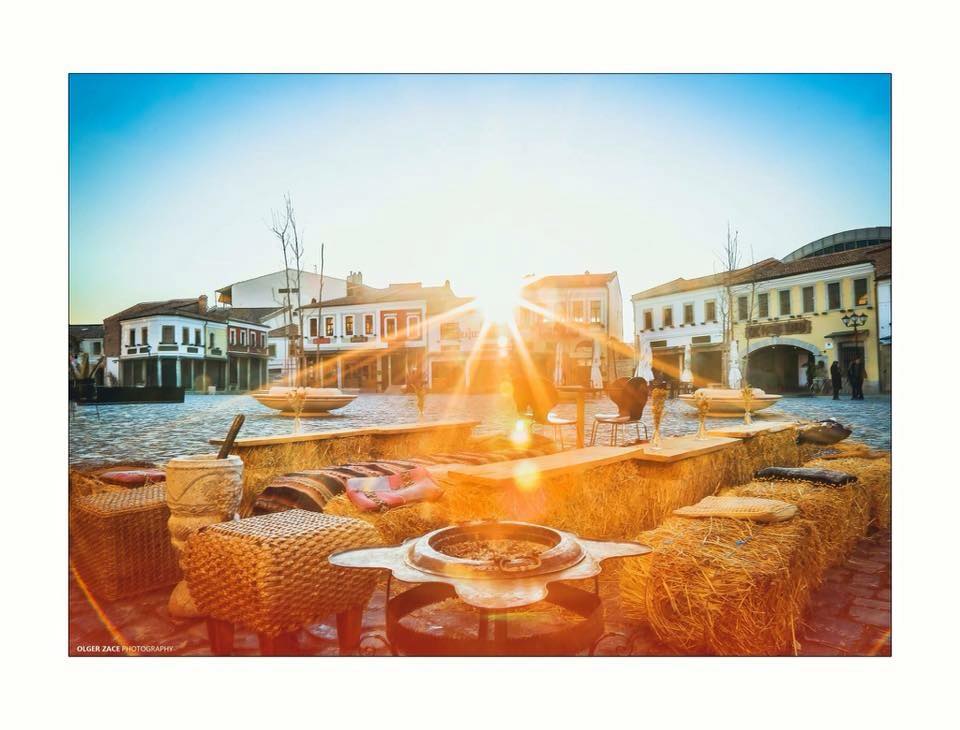 Pazari i Vjetër, një nga atraksionet kryesore në Korçë - ObserverKult