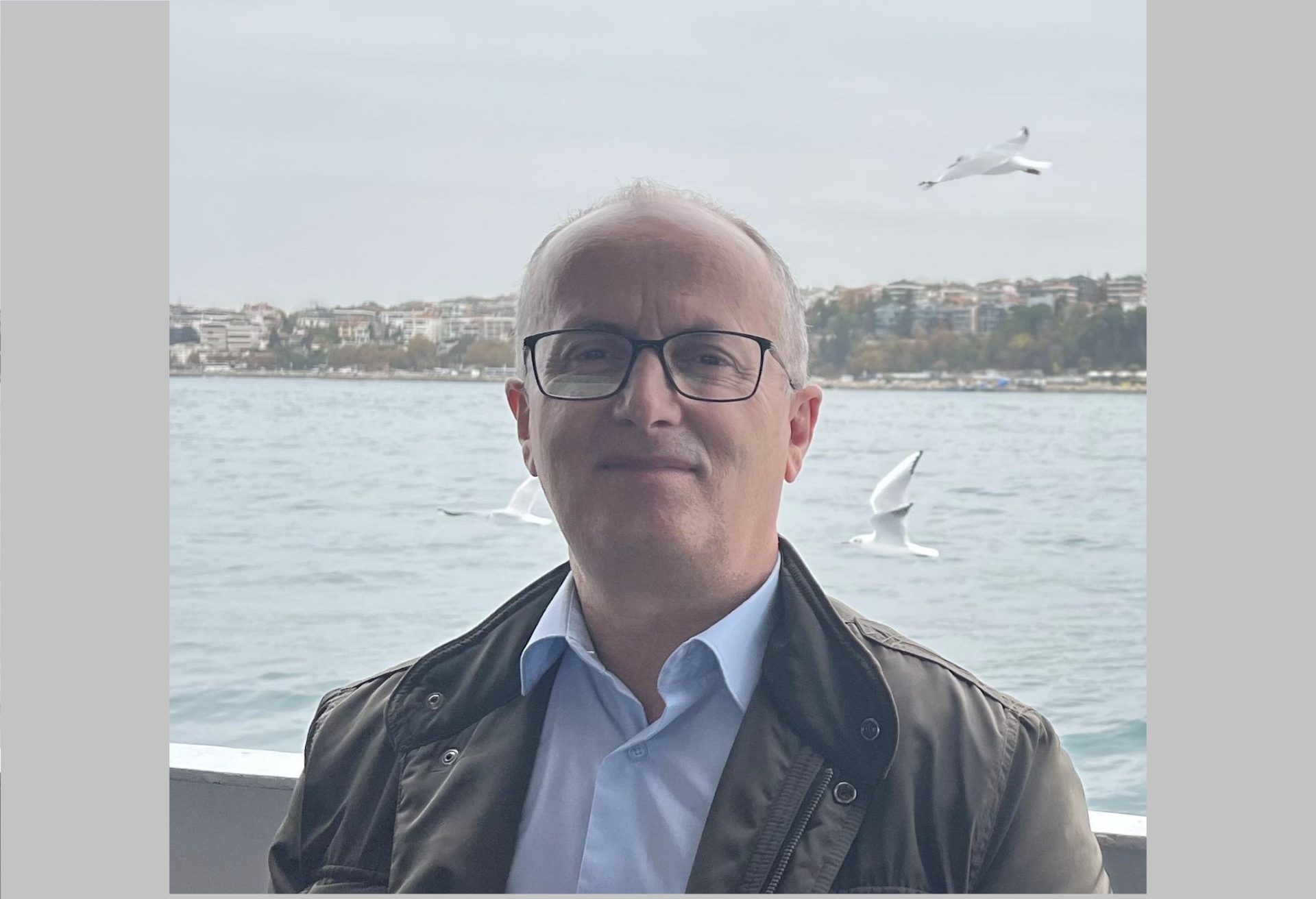 Aziz Mustafa: Çka na duhet ky libër? - ObserverKult