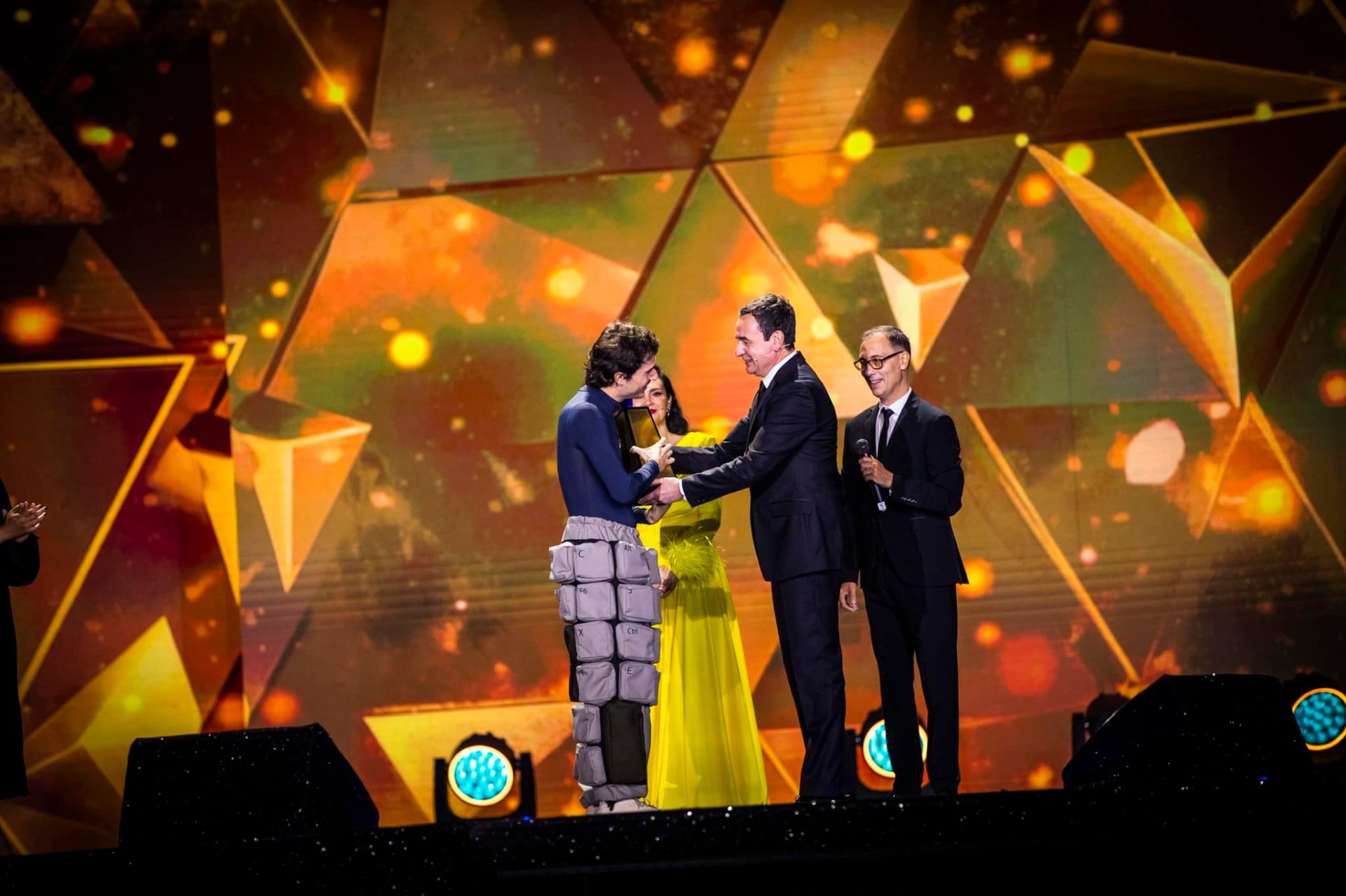 Festivalit të Këngës - ObserverKult