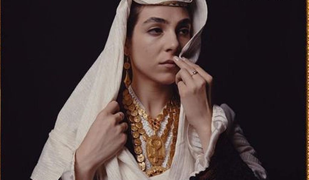 Në Muzeun Kombëtar të Kosovës, ekspozita “Motrat tona” e artistes, Ms ...