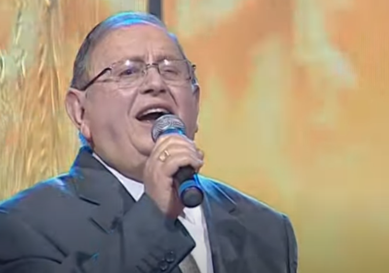 Po martohet malësori, çobaneshën mori/ Dëgjojeni të kënduar nga Sali ...