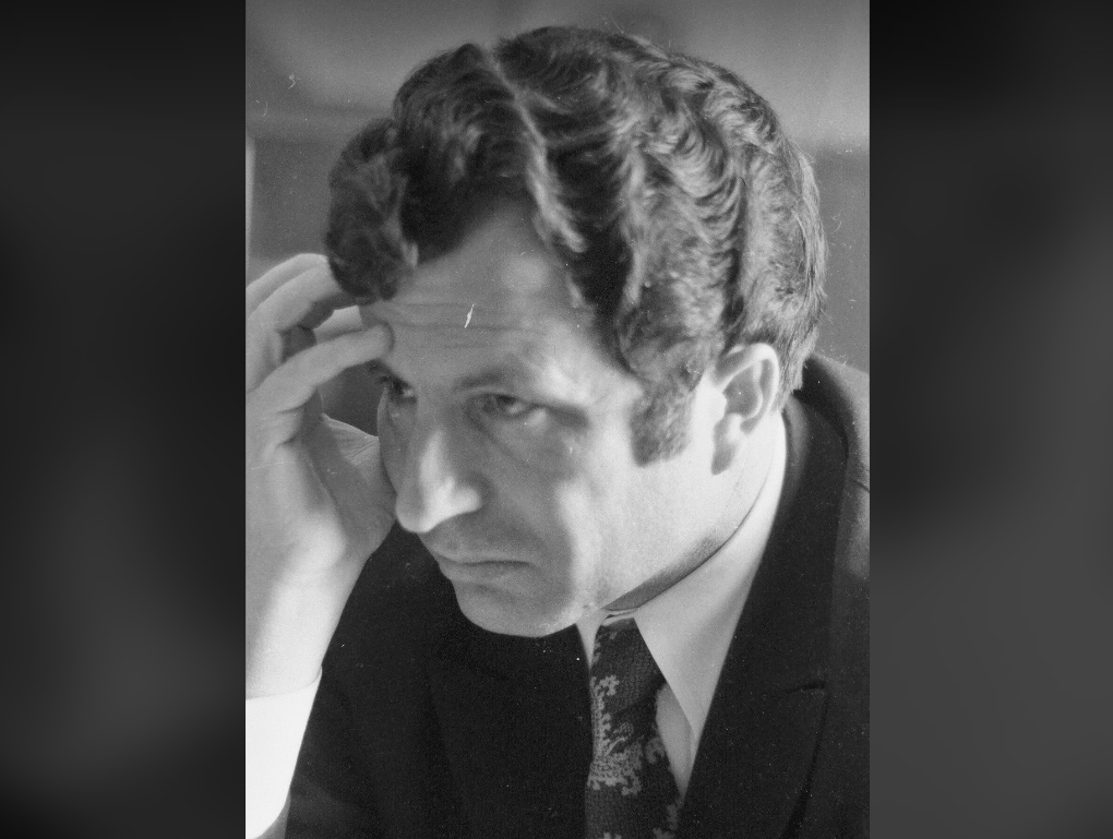 Naime Beqiraj: SIPRIA POETIKE E AZEM SHKRELIT - ObserverKult