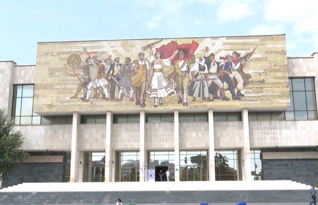 Mbyllet për 4 vite Muzeu Historik Kombëtar - ObserverKult