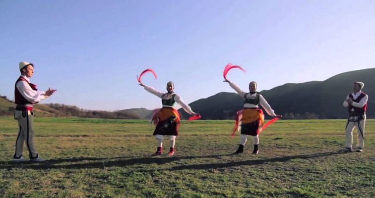 VIDEO: Kërcimi autokton i Tropojës - ObserverKult