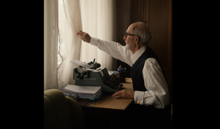 Sot ka ditëlindjen akademik Rexhep Qosja,një ndër figurat më të ...