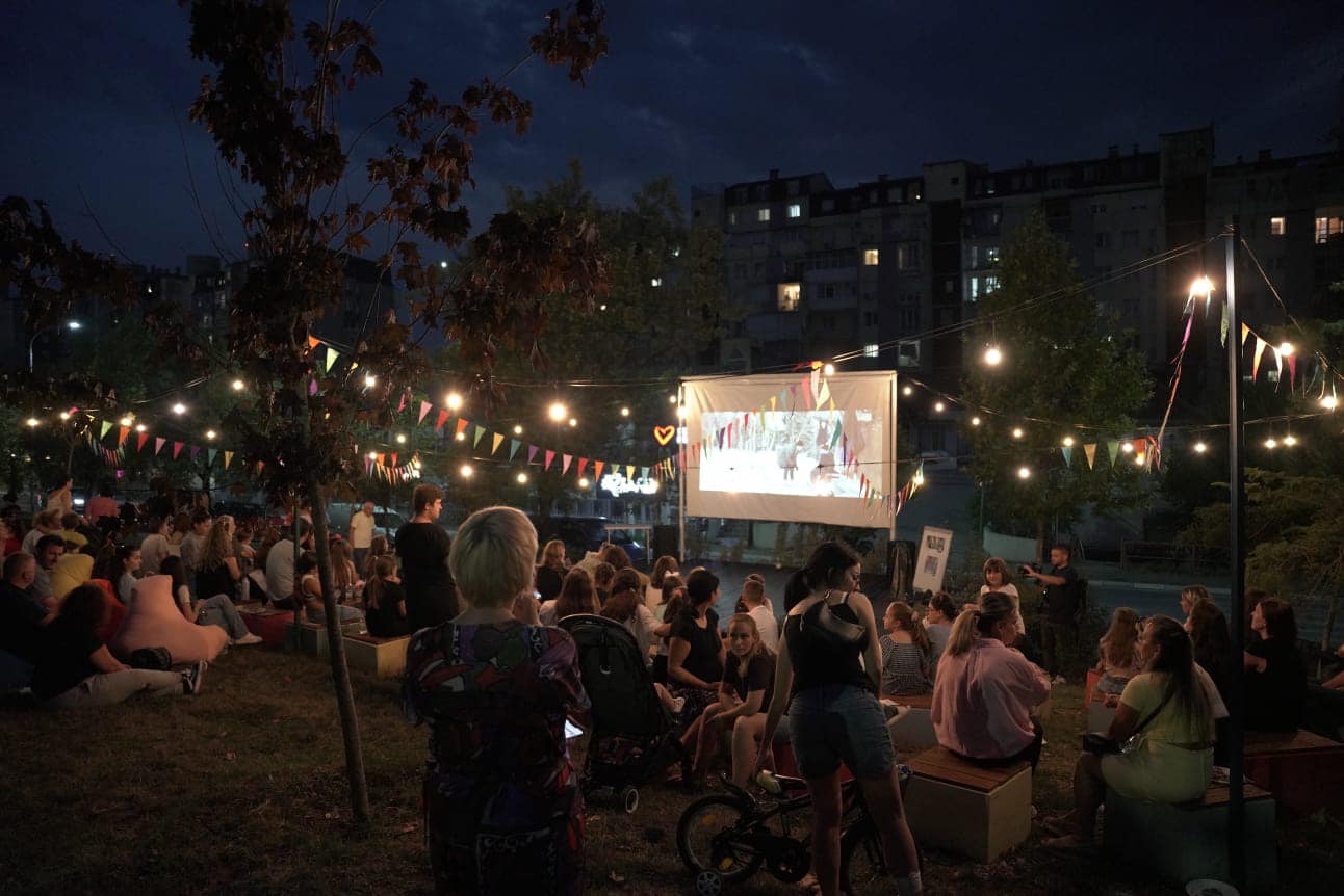 Filloi Kinemaja e Hapur "Film n'Park", deri më 1 shtator shfaqen filma ...