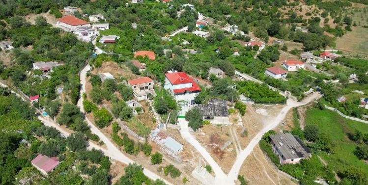 Kalasa, fshati delvinjot i tri kalave dhe urave, me një histori ...