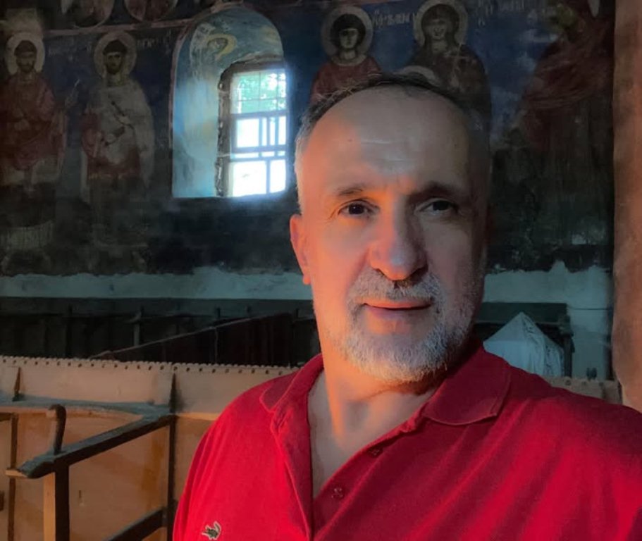 Odise Plaku: Kush ma gjen një fjalë mirësie? - ObserverKult