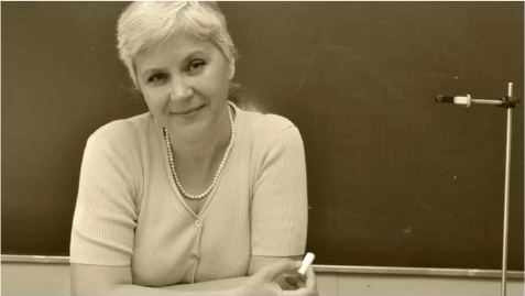 Vetëm me një veprim/ Historia e mësueses e cila ia arriti t’i bënte ...